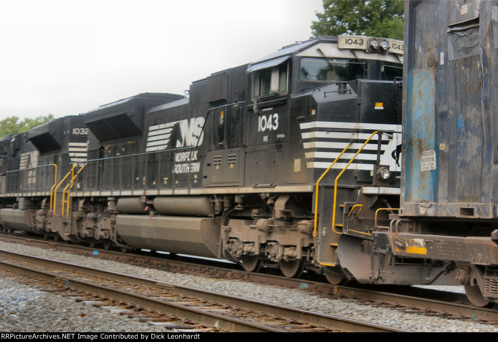 NS 1043